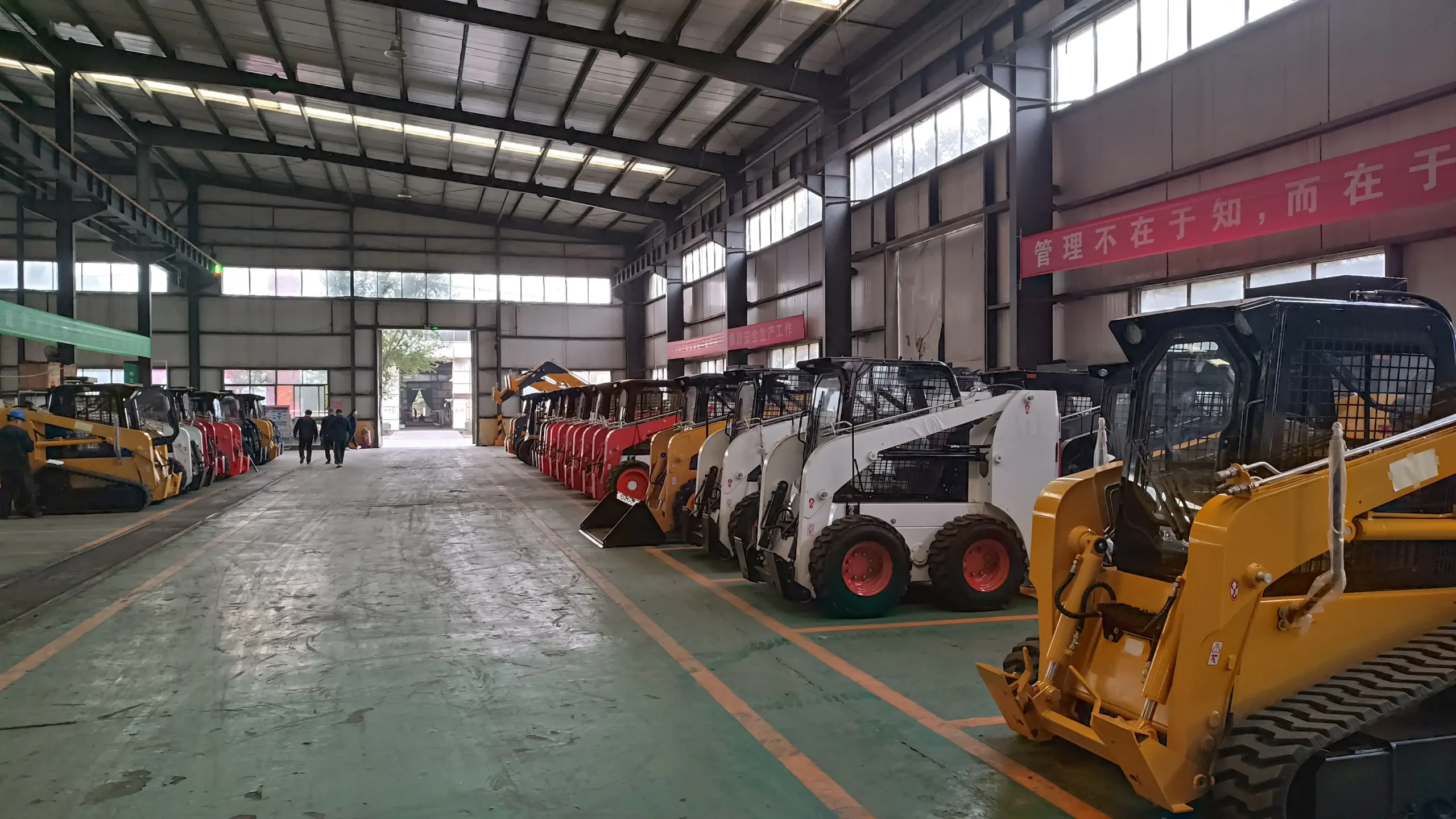 China reliable and cost-effective skid steer loaders supplier